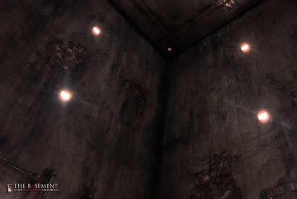 Chapter 2: The Elevator Shaft | Everyescaperoom.com